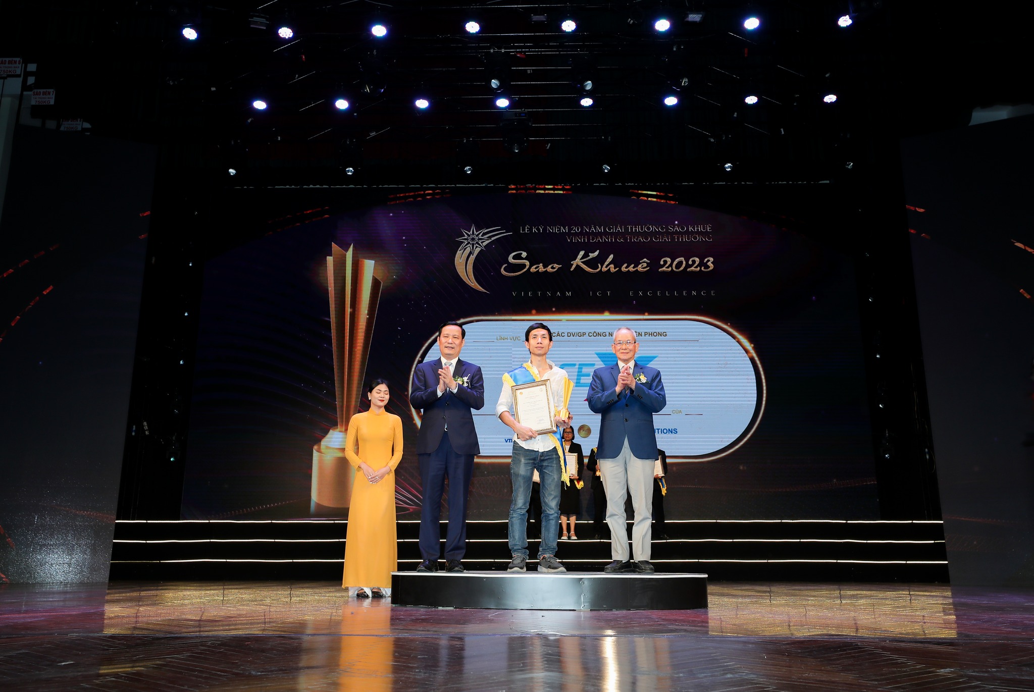 FaceX đoạt giải Sao Khuê 2023 - Đánh dấu bước tiến quan trọng của VTI Solutions trong thị trường ...